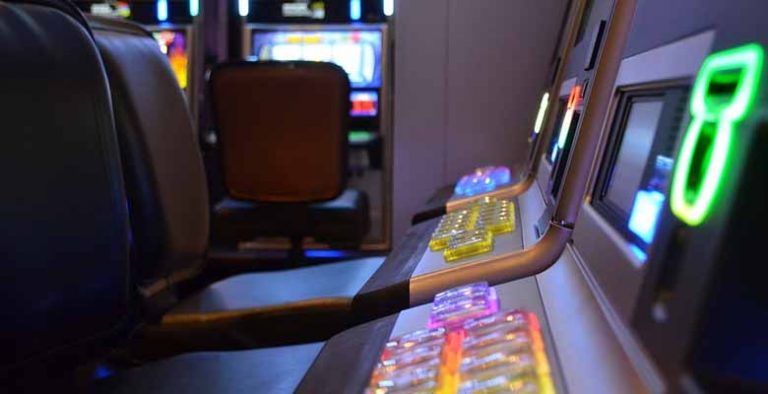 How to Hold a Sweepstakes at Your Illinois Slot Machines Business